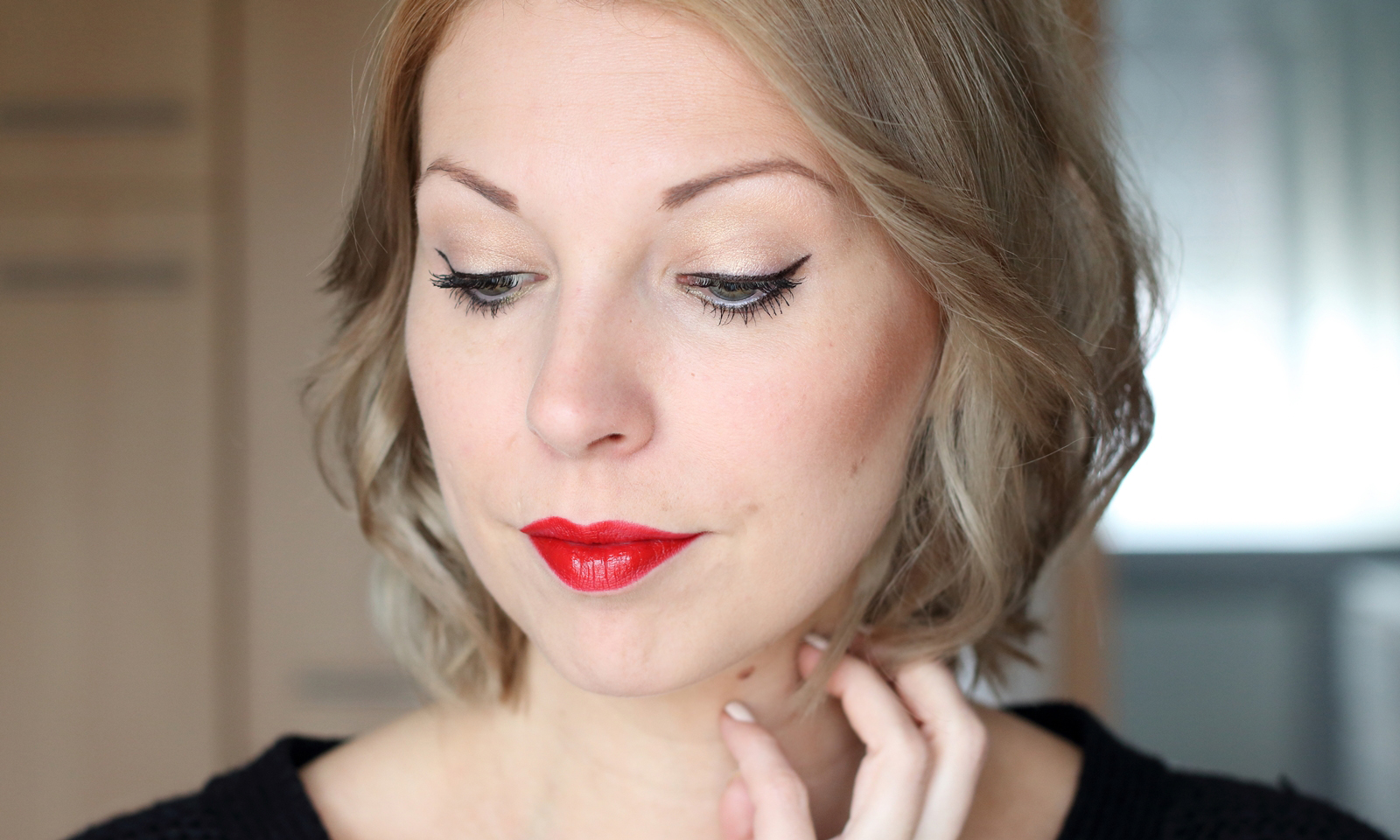 Tages-Make-Up mit roten Lippen - Lavie Deboite